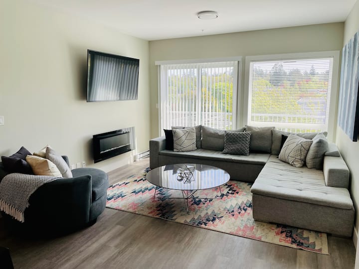 Brand New 3 Bedroom Apartment Close To Ocean - Langford