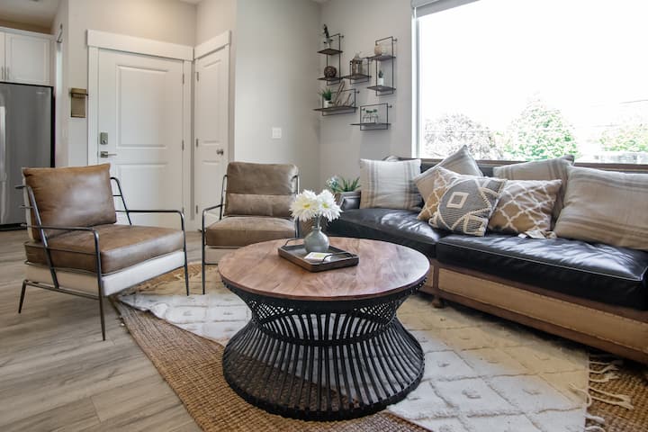 Modern 3 Bedroom Home | Close To Trax - Salt Lake City, UT