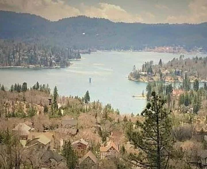 Furnished 1-bedroom Apartment With Amazing Views! - Lake Arrowhead, Cedar Glen