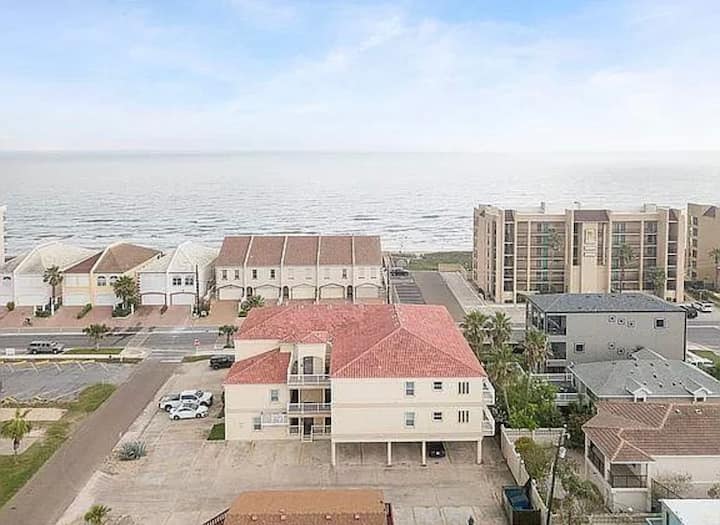 Oceanside Getaway-2bdrm - South Padre Island, TX