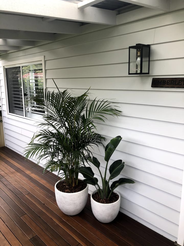 Renovated 4 Bedroom Home In Fairy Meadow - Wollongong