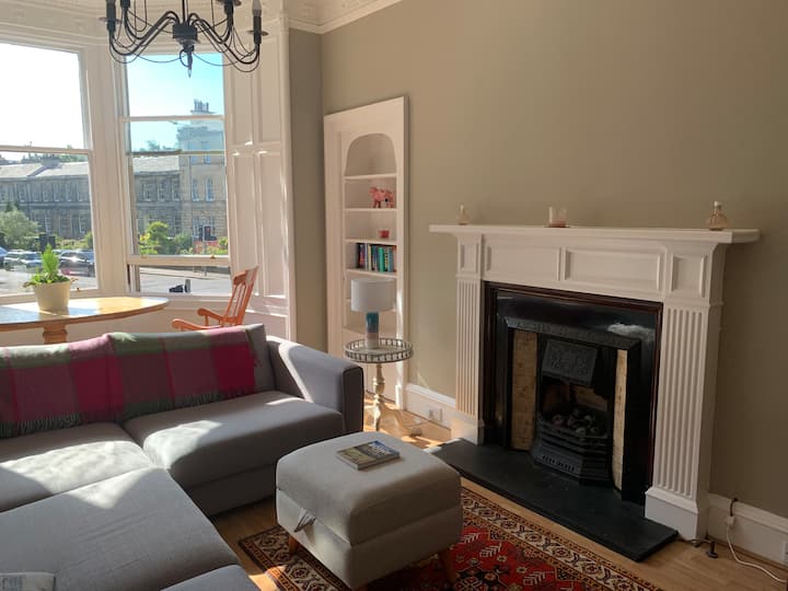 Spacious And Bright Tenement Flat, Stockbridge - Edinburgh