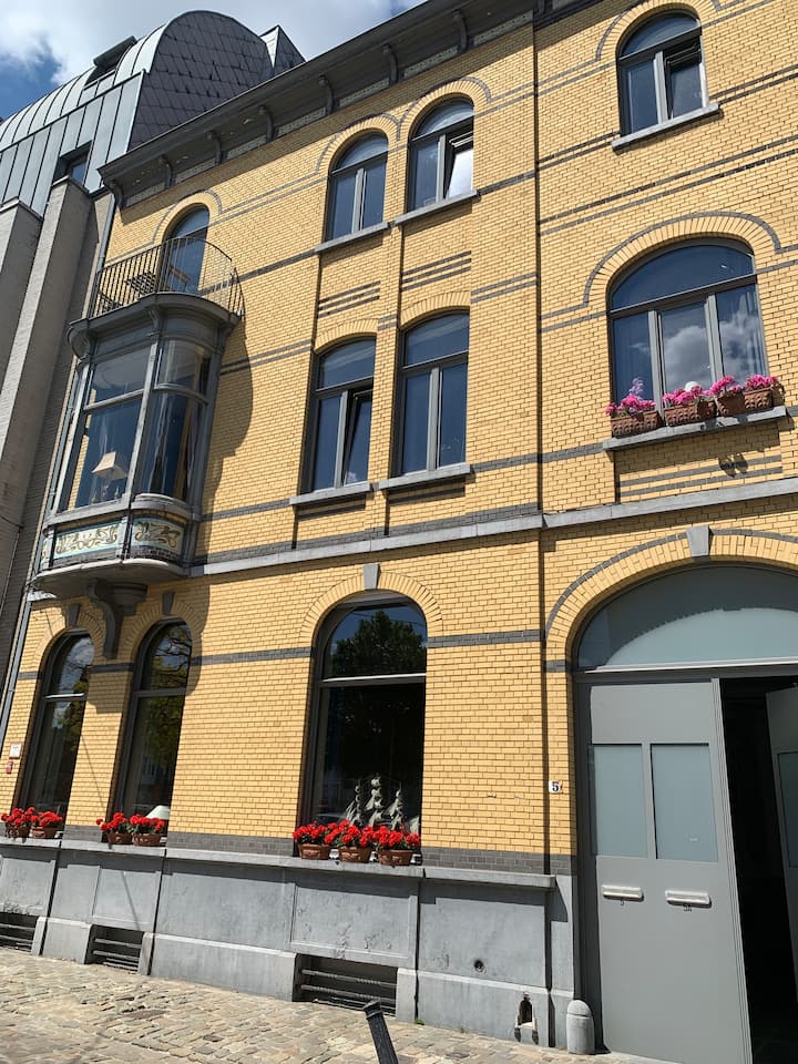 Free-time Flat In Authentieke Herenwoning Met Tuin - Gent