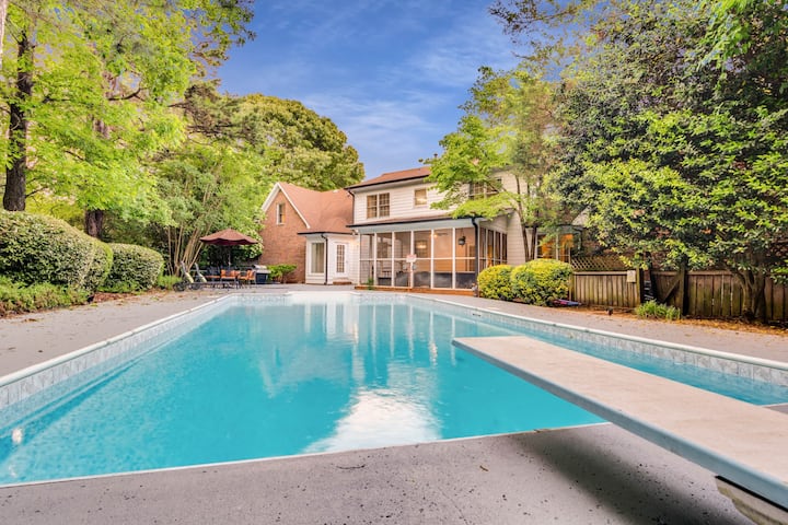 Huge Beautiful 4br Modern Home With Private Pool - Conyers, GA