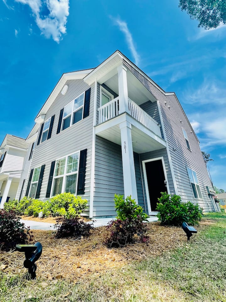 Your Home-away-from-home For Mid-term Stays! - Summerville, SC
