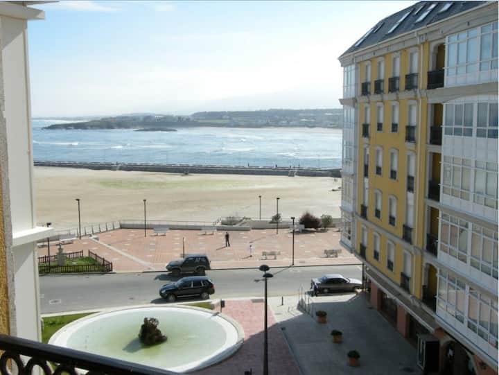 Primera Línea De Playa En Foz Con Vistas Al Mar - Foz
