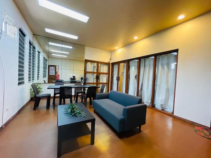 Cozy 2 Aircon Bedroom W/full Sala,kitchen & Patio - Lucena