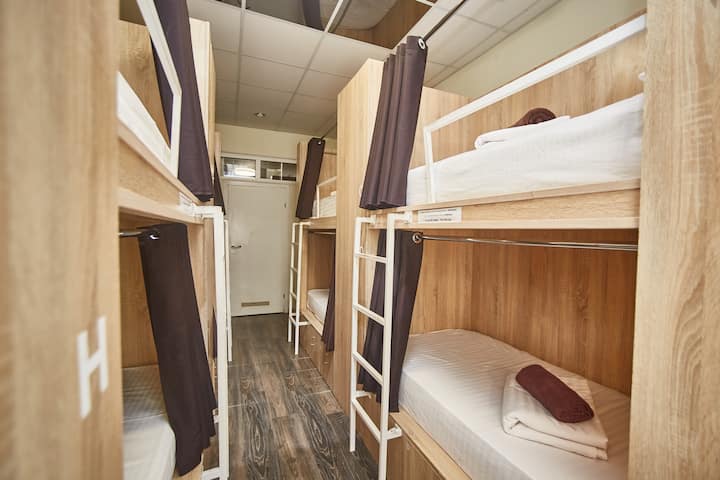 Place In Shared 8-bed Room. Hostel "Old Courtyard" - Odessa