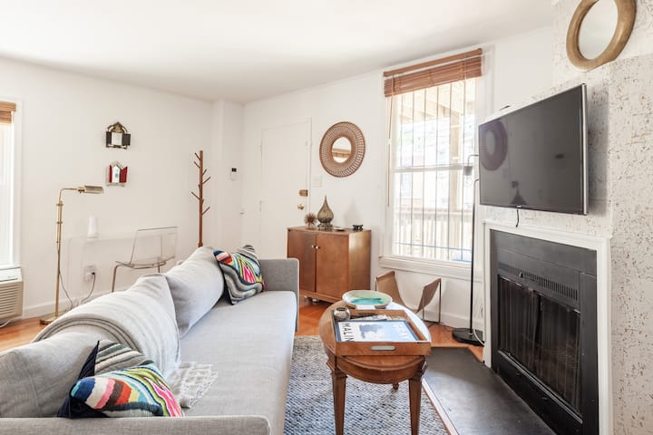Chic 1-bdr In Heart Of Dc W/ Deck - Washington DC