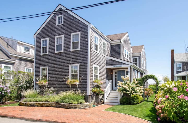 Charming 5 Bed/5 Bath In Brant Point - Nantucket, MA