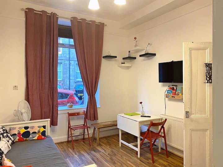 Entire Flat To Rent In Leith. 15 Min Princess St - Edinburgh