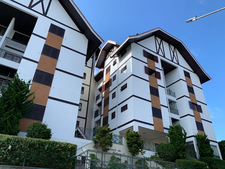 Duplex, 5 Quadras Do Centro De Capivari. 3 Vagas. - Campos do Jordão