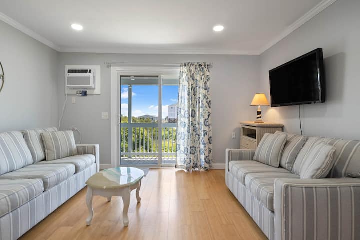 Casa Del Sol-200 Steps To Beach, Everything Nearby - Oak Island, NC