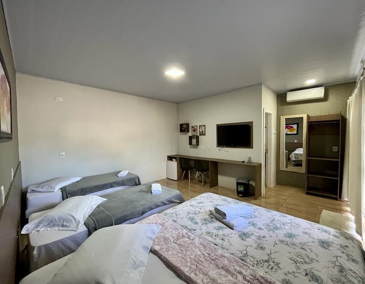 Pousada Queiroz:aventura Começa Em Frente Ao Beto - Navegantes