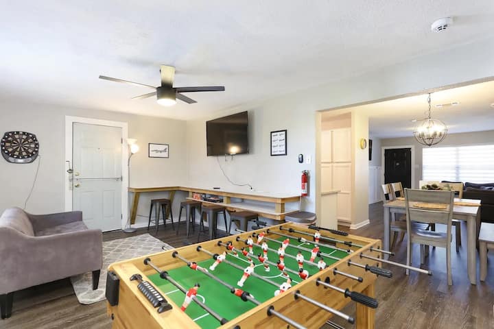 Lackland's Best Airbnb! Near Seaworld & Downtown - San Antonio, TX