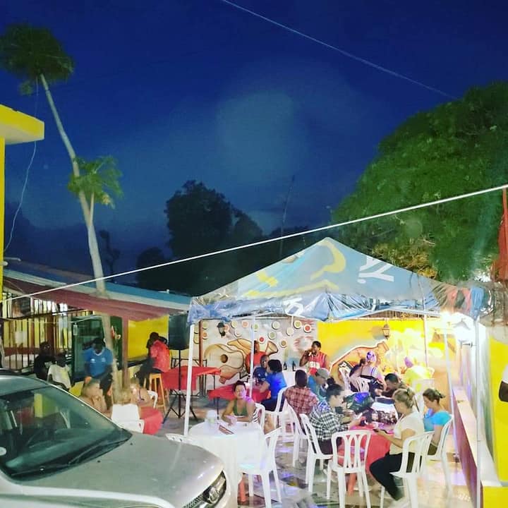 J.casa Olga. Hab. Desayuno,comida,wifi,aire,netfli - Puerto Príncipe