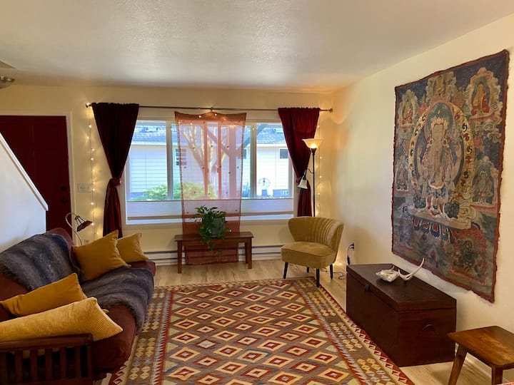 Dharma-den Charming 1 Bedroom Condo In Mt Shasta. - Mount Shasta, CA
