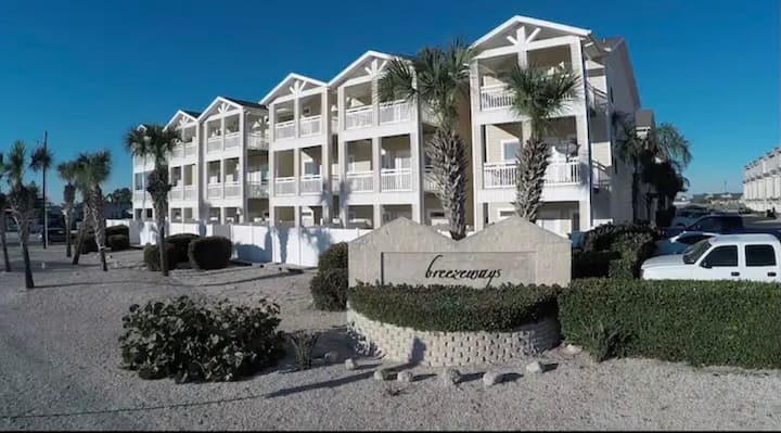 Breezeways Beach Condo - Corpus Christi, TX