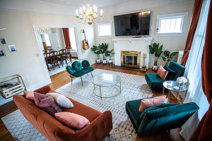 Spacious Home Downtown - Walk To Parks & Shops - Luray, VA