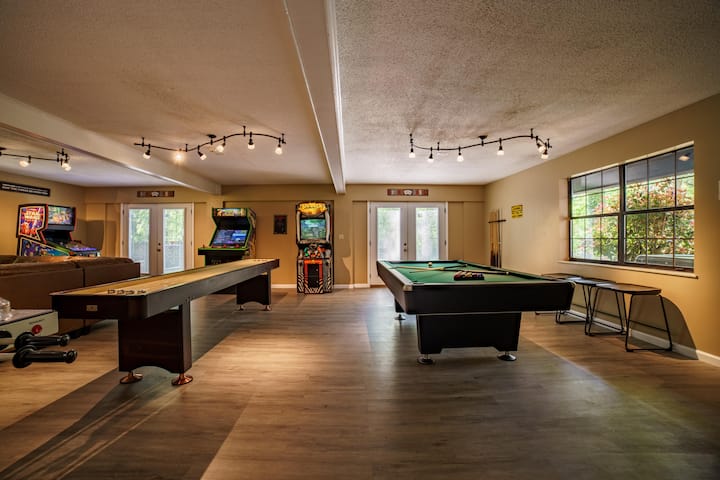 Heated Private Pool, Large Gamerm W/ 5 King Bdrms - ガットリンバーグ, TN