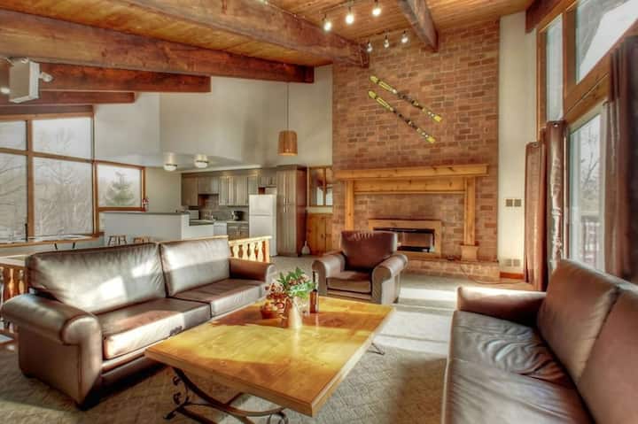 8 Bdrm Cottage/private Beach Access/bbq/hot Tub - The Blue Mountains