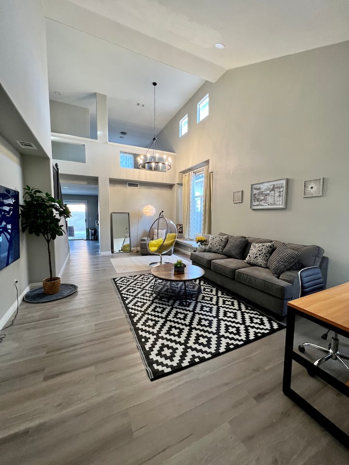 Spacious 3br Home Near Chinatown & Las Vegas Strip - Las Vegas, NV