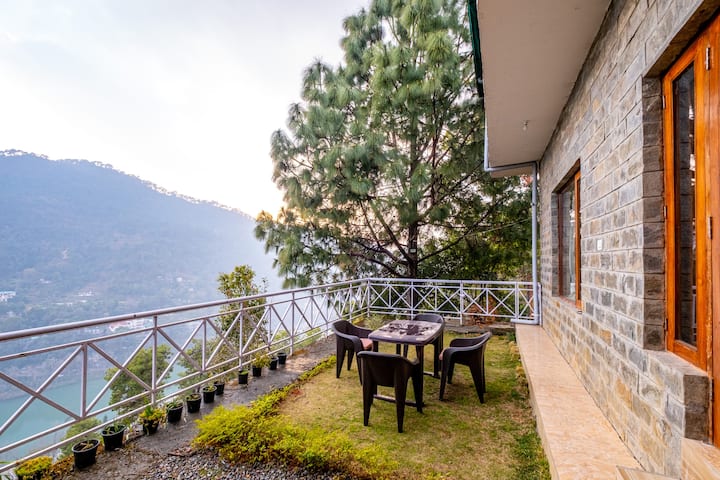 Bhimtal Lake Vacation Rentals & Homes - Bhimtal, India | Airbnb