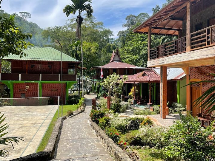 Beautiful Guesthouse On The River - Aceh