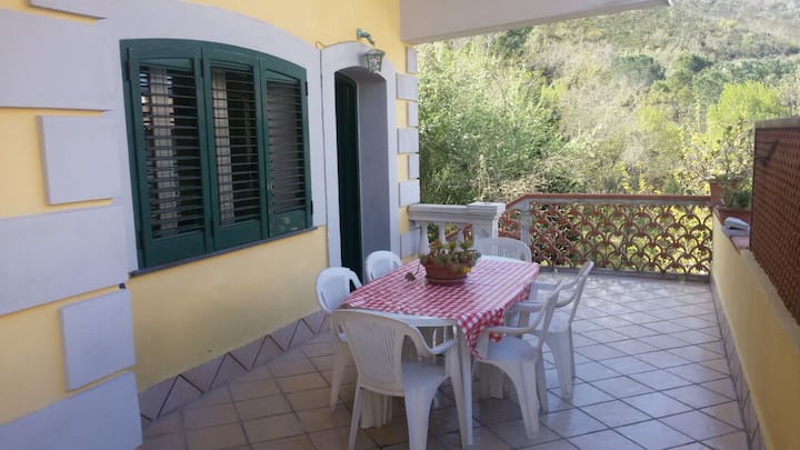 Casa Vacanze Con Terrazzo E Comodo Parcheggio - Acciaroli