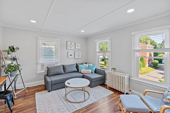 “The Sunroom” At The Grand House - Saratoga Springs, NY