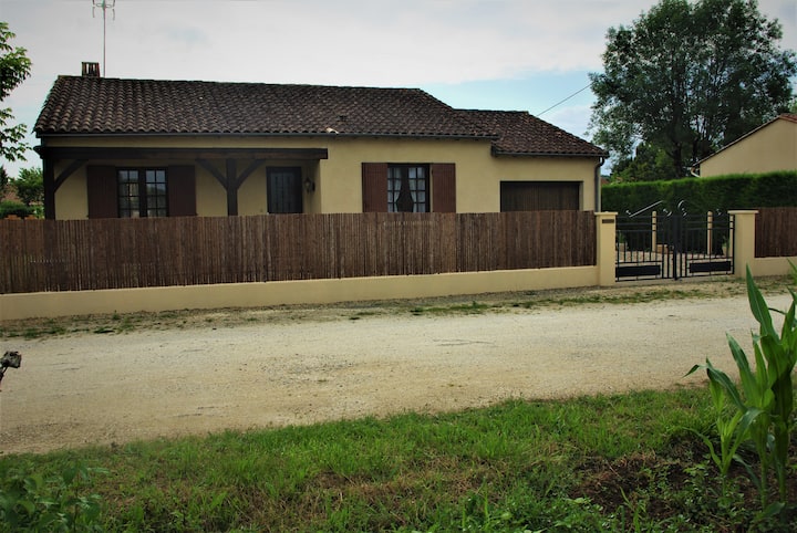 Maison Dans Quartier Calme Avec Son Jardin Clôturé - Bergerac