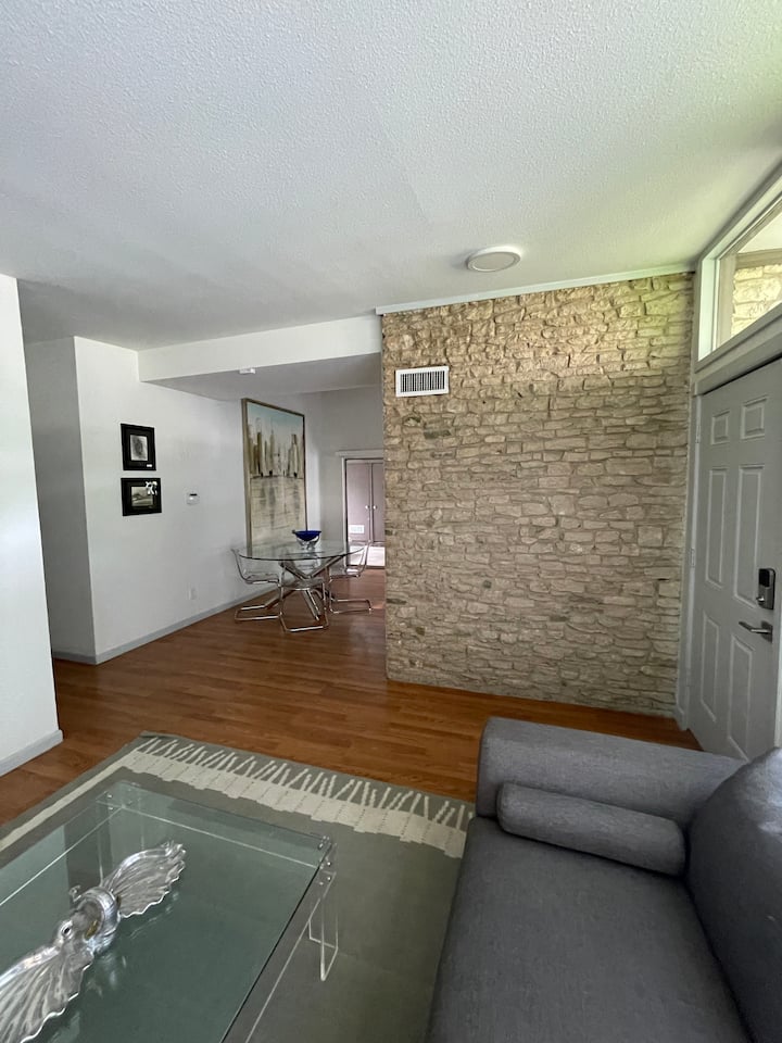Lovely Midcentury Modern Home- A True Gem - Fort Worth, TX