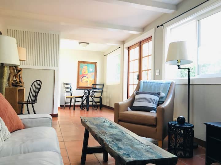 Quiet, Comfortable, Creative Cottage - San Rafael