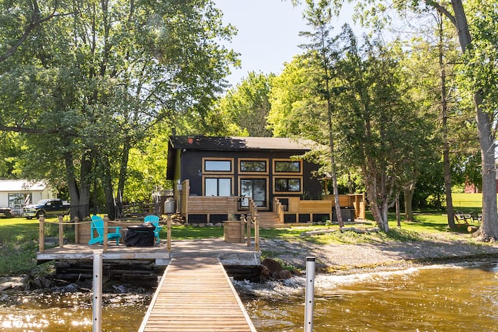 Hay Bay Vacation Rentals & Homes - Ontario, Canada | Airbnb