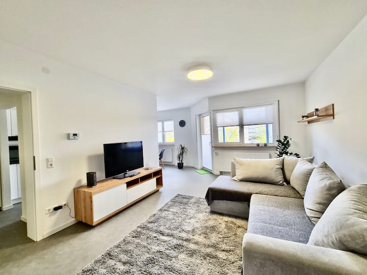 Kl38: *Discount Inside* Newly Renovated 2 Bedr Apt - Kaiserslautern