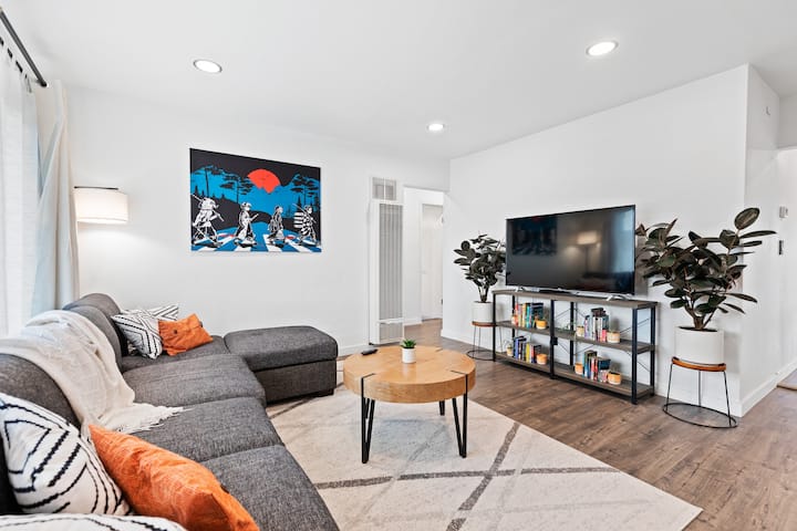 Minimalism & A Splash Of Anime Home - Escondido - Escondido, CA