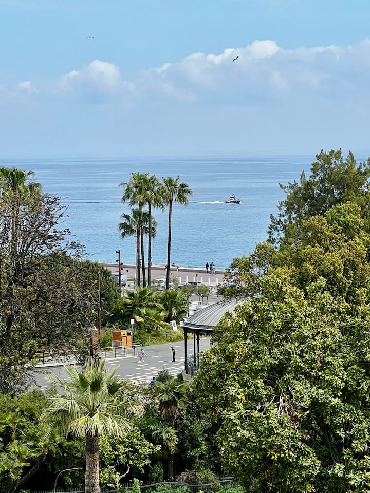Charmant Studio Avec Mezzanine  - Vue Mer - Nice
