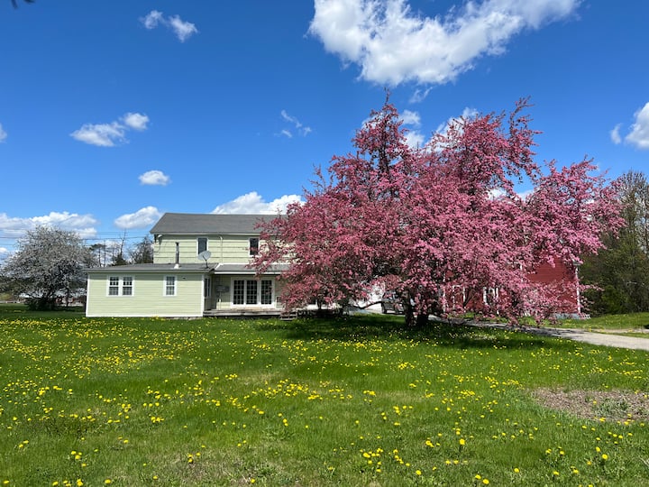 Ol' Farmhouse Living - Stowe, VT