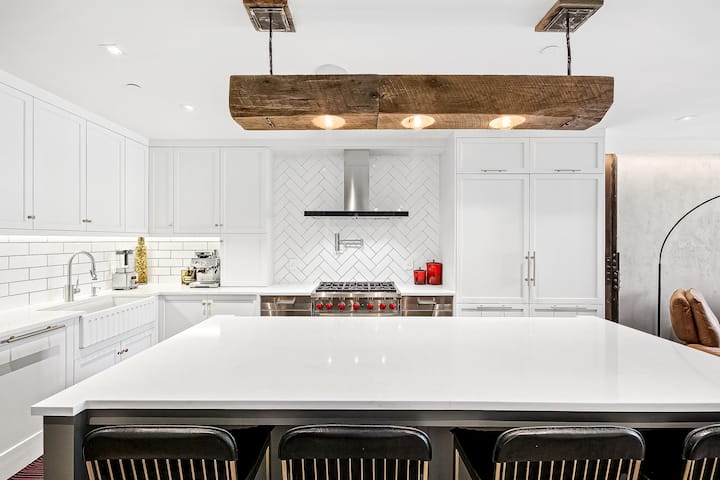 Luxury Full Floor W. Private Elevator 3 Br, 2 Bth - Manhattan, NY