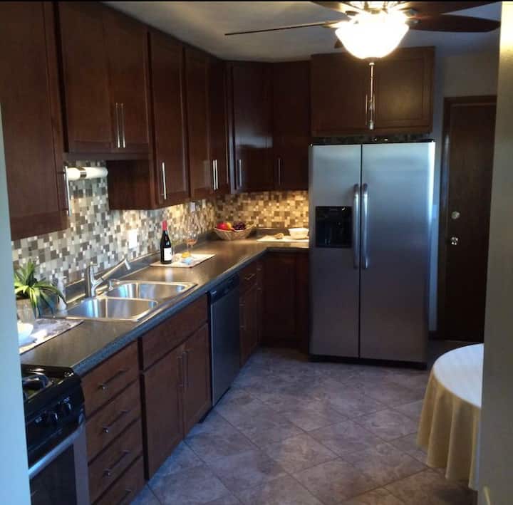 Home Close 2 Purdue/dwntwn Lafayette, Dog Friendly - Lafayette, IN