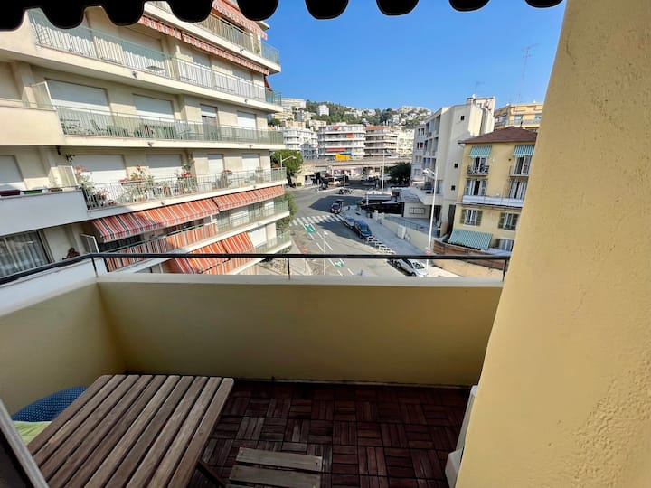 Nice: Un Appartement Proche De La Mer - Nizza