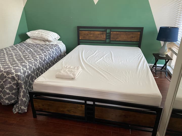 Star Room In Hemet - Hemet, CA