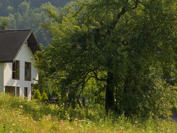 Przy Szlakach, Kominek, Grill I Wędzarnia - Bieszczadzki Park Narodowy