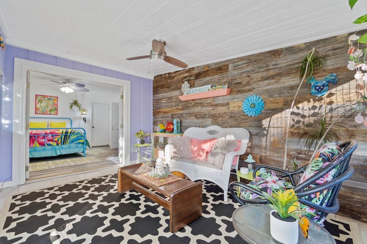 Tropical Blue A Private 2 Bedroom Suite - Navarre, FL