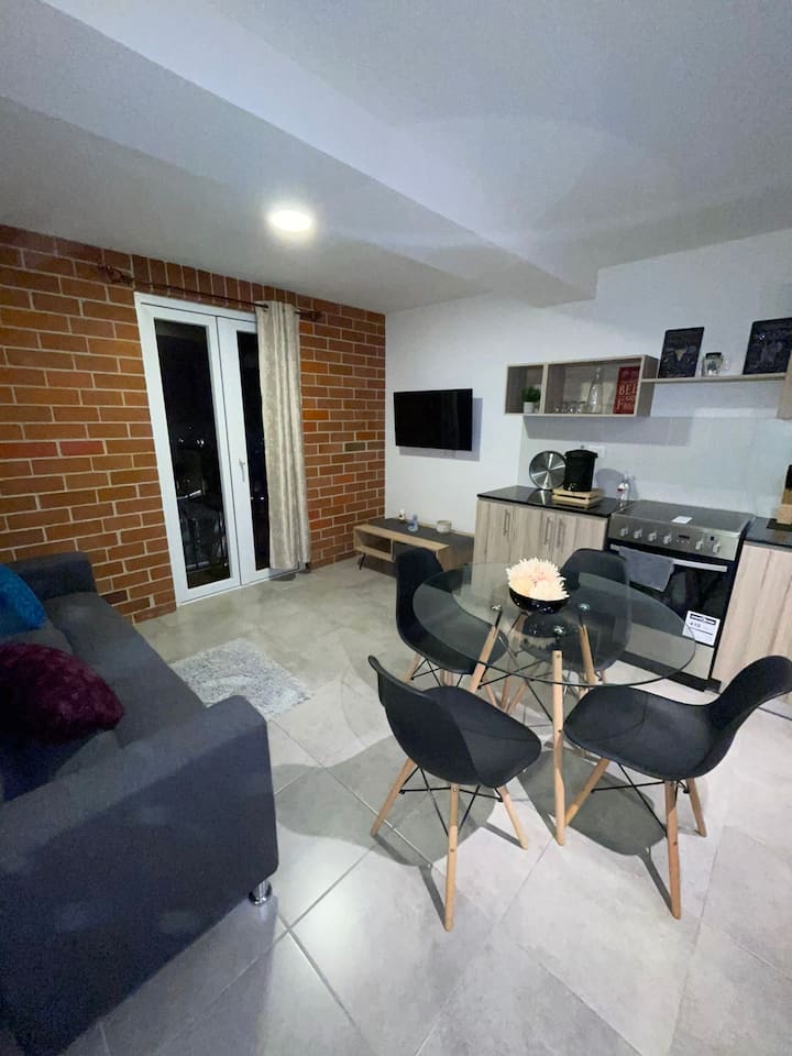 Apartamento, 3 Habitaciones Con Parqueo Modra Z.4 - Guatemala City