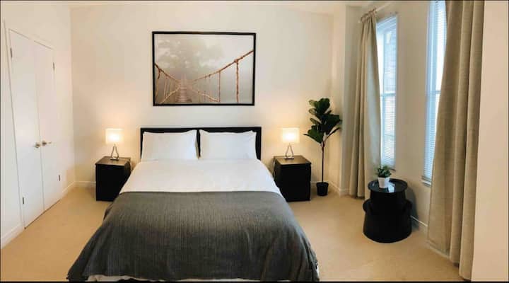 Bright 2nd-floor 2 Br Apartment In The Annex - Toronto, ON