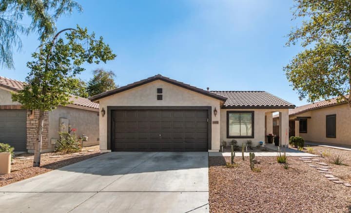 Home Away From Home 🏡 - Maricopa, AZ