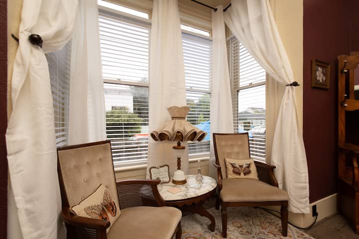 Charming Victorian; Calking, 2 Queen - Eureka, CA
