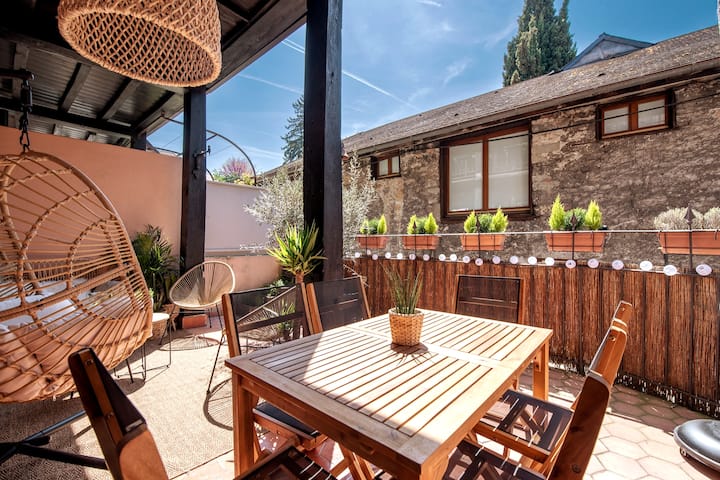 Superbe Apt Vieille Ville & 50m Du Lac Avec Garage - Annecy