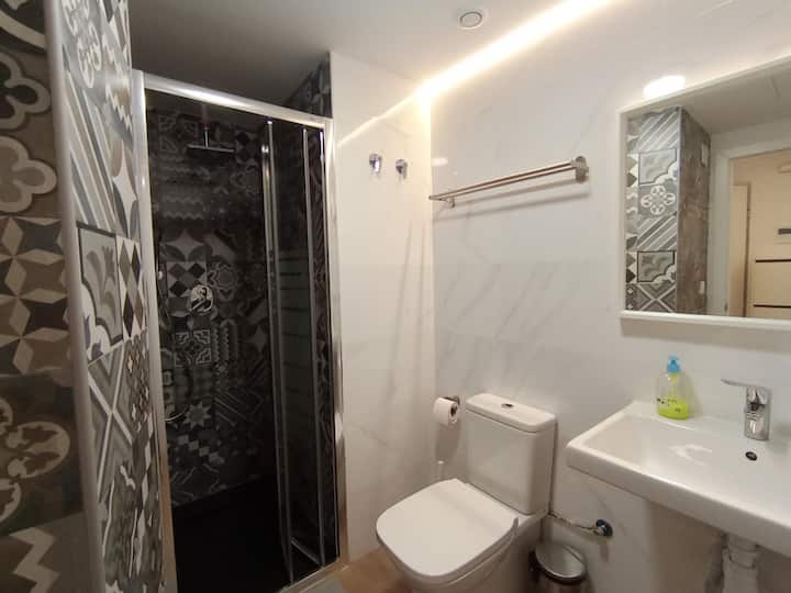 3b Castillejos 245 Single Room - Barcelona